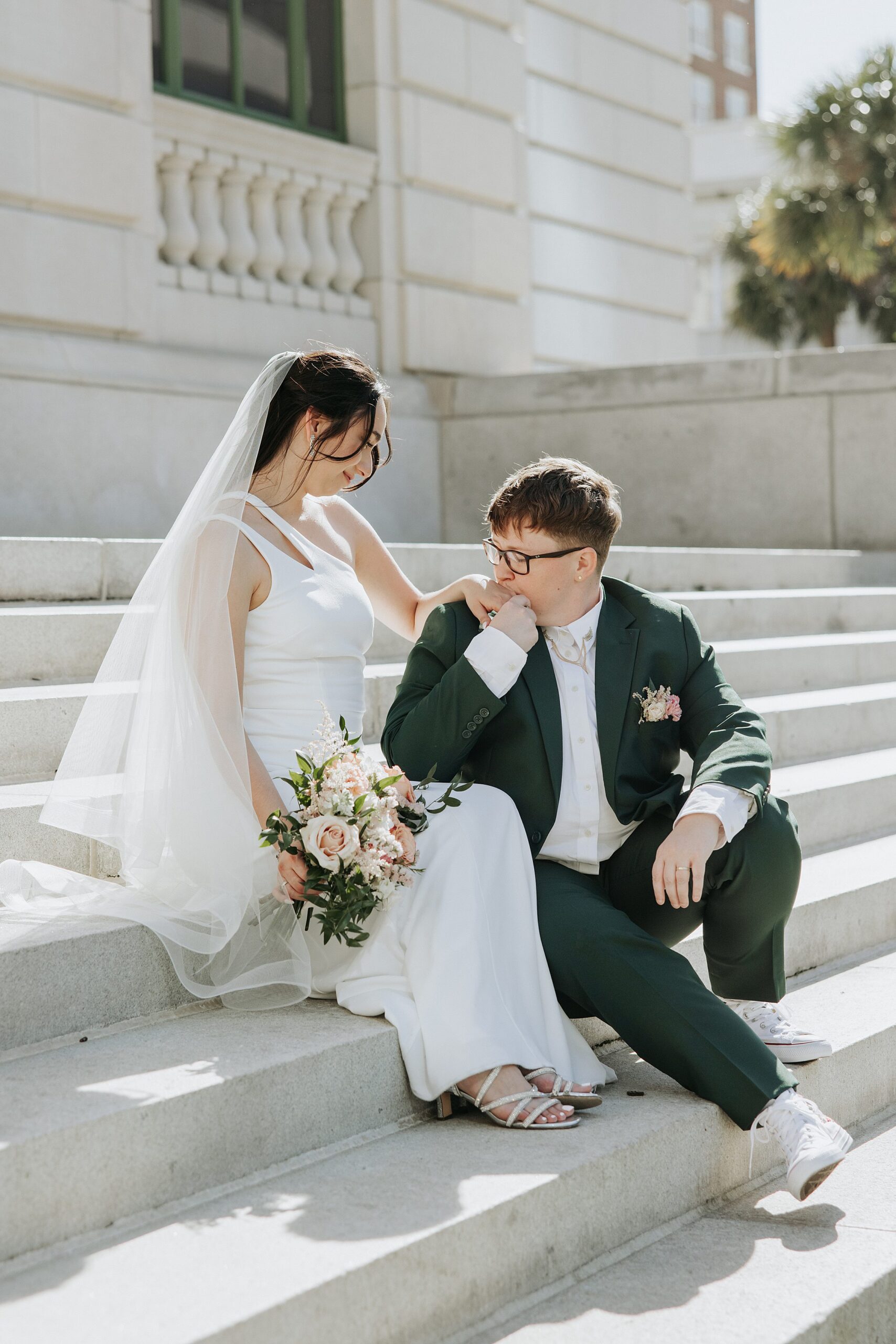 Friend-fueled courthouse wedding in Orlando - Orlando Micro Wedding ...