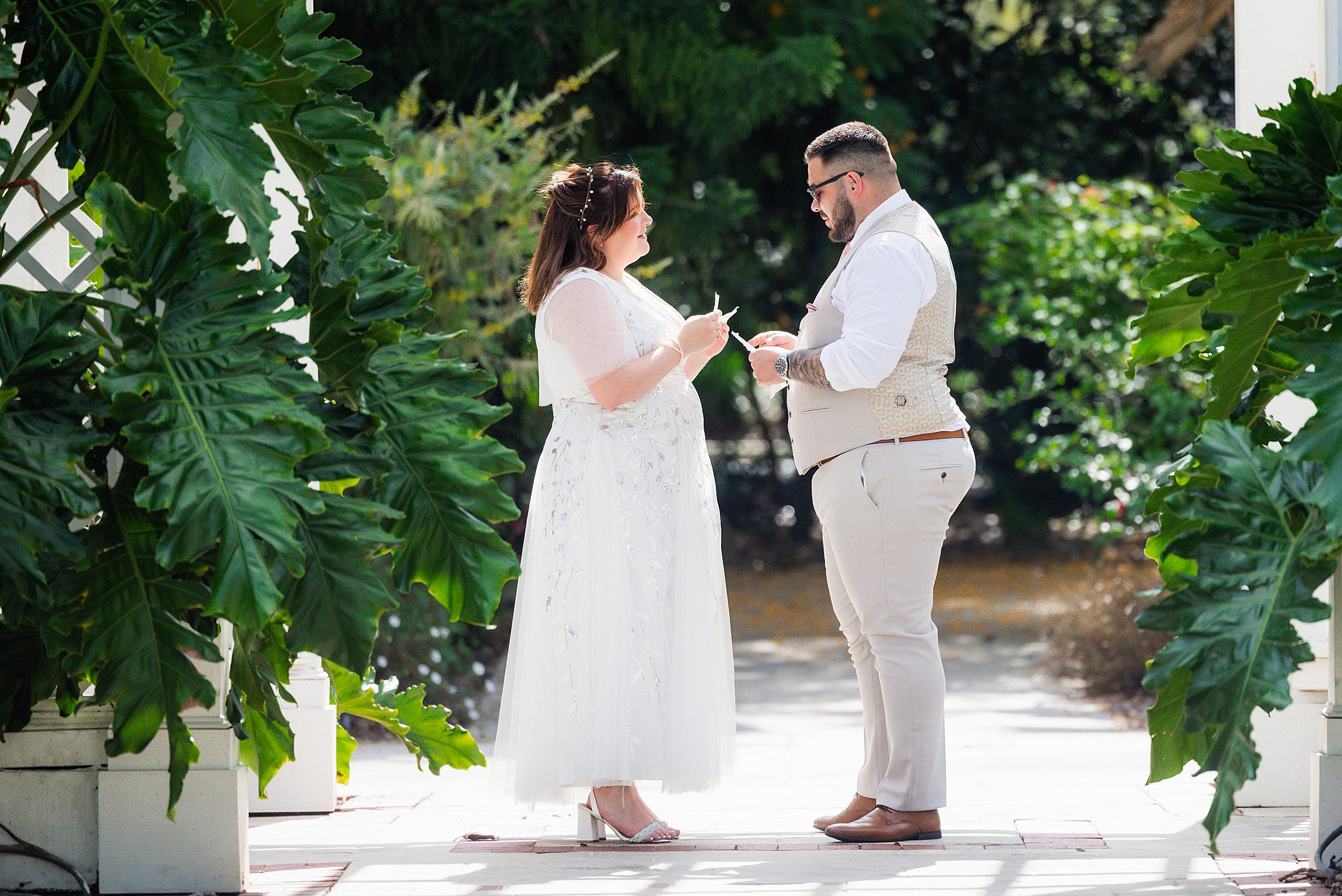 A Welsh couple's secret Orlando elopement at Leu Gardens - Orlando ...